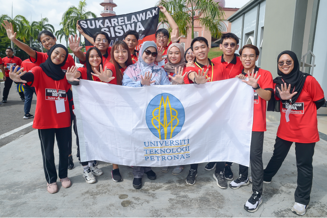 100 PELAJAR IPT MENYEMARAKKAN SEMANGAT KEMERDEKAAN DENGAN MENJALANKAN AKTIVITI KESUKARELAWANAN ...